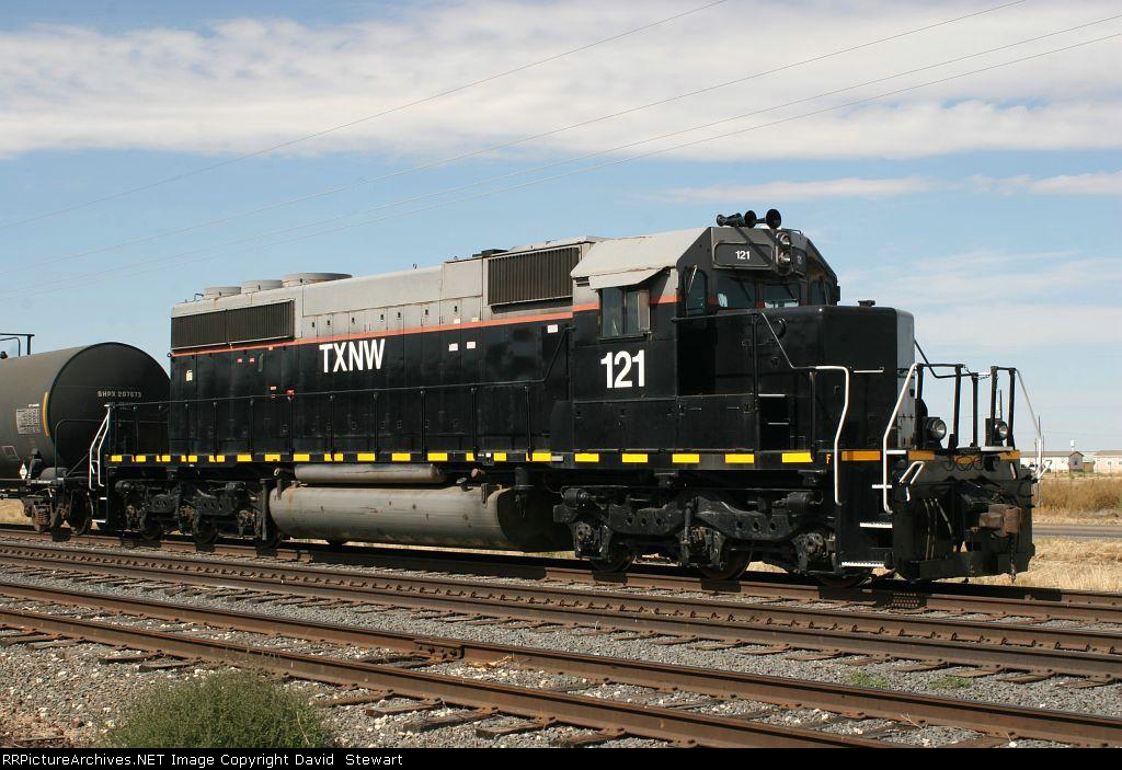 TXNW SD40-2 121